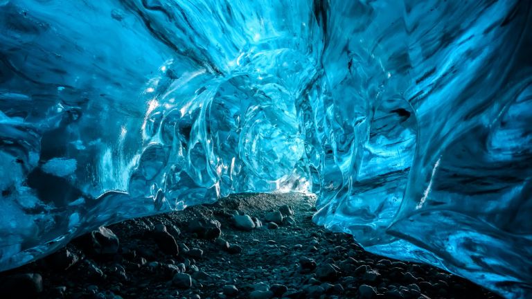 Why Iceland’s Ice Caves are Changing: the Impact of Melting Glaciers ...